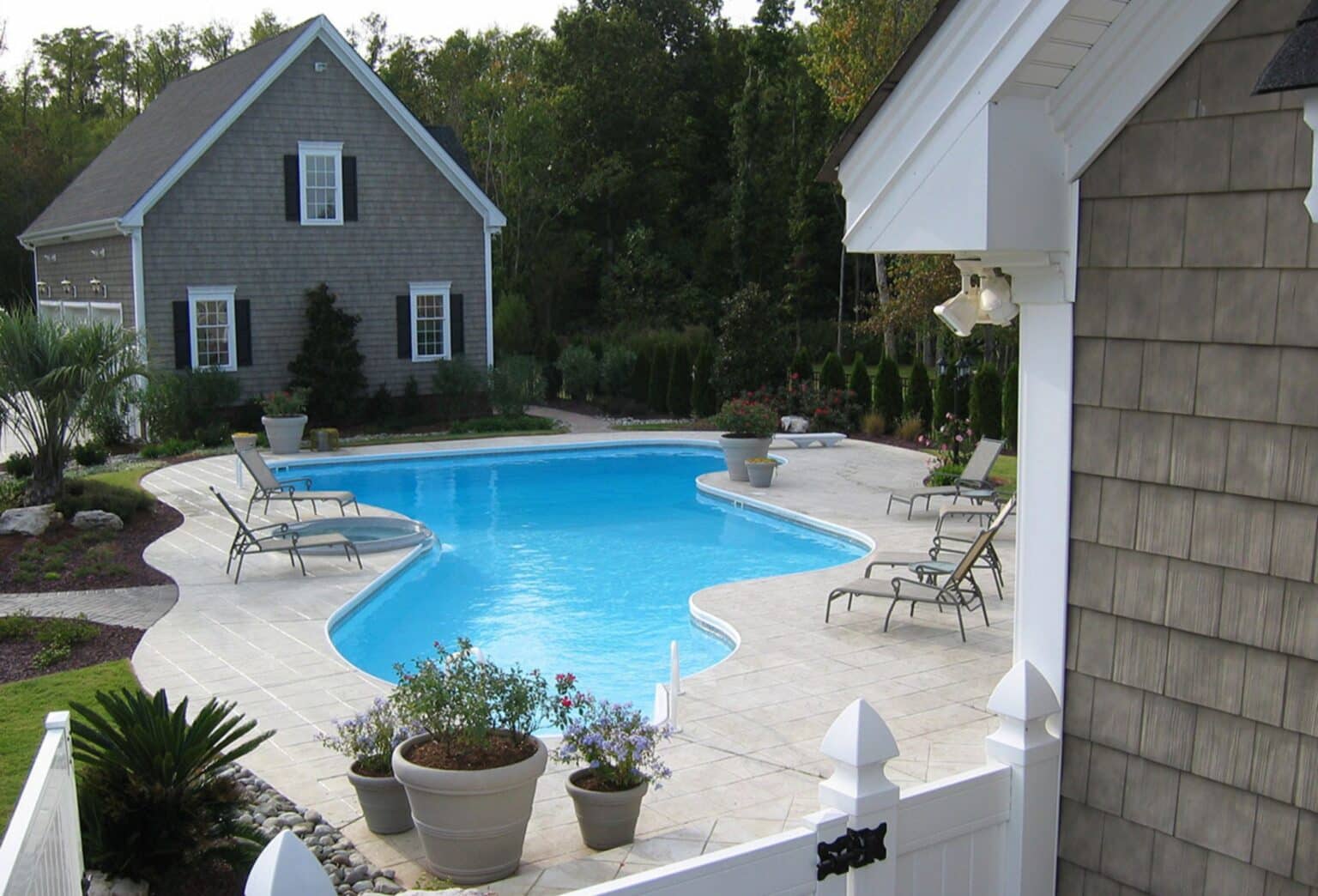 Custom Shapes – Johnson's Pools