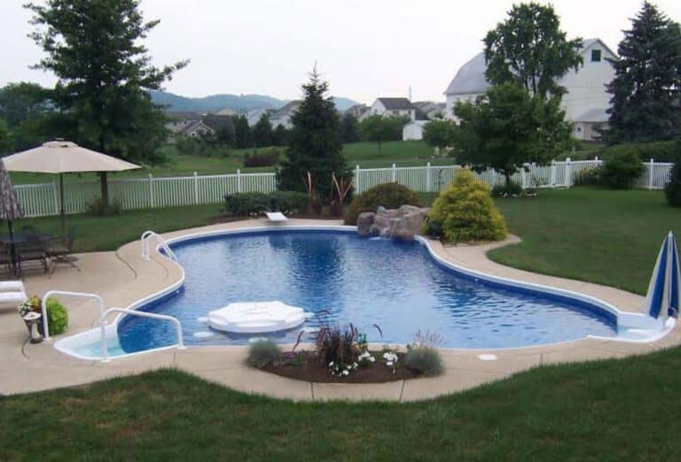 Lakefront Shape – Johnson's Pools