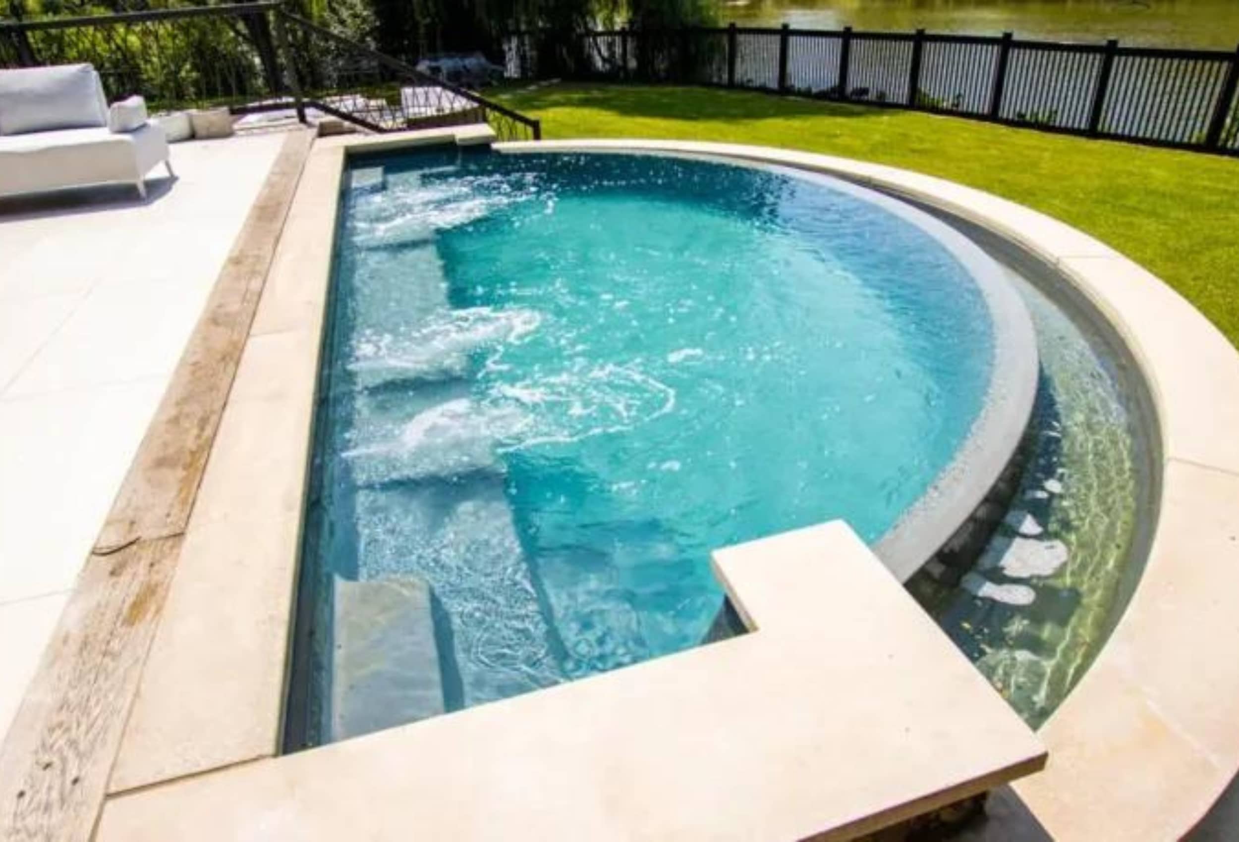 The Horizon™ – Johnson's Pools