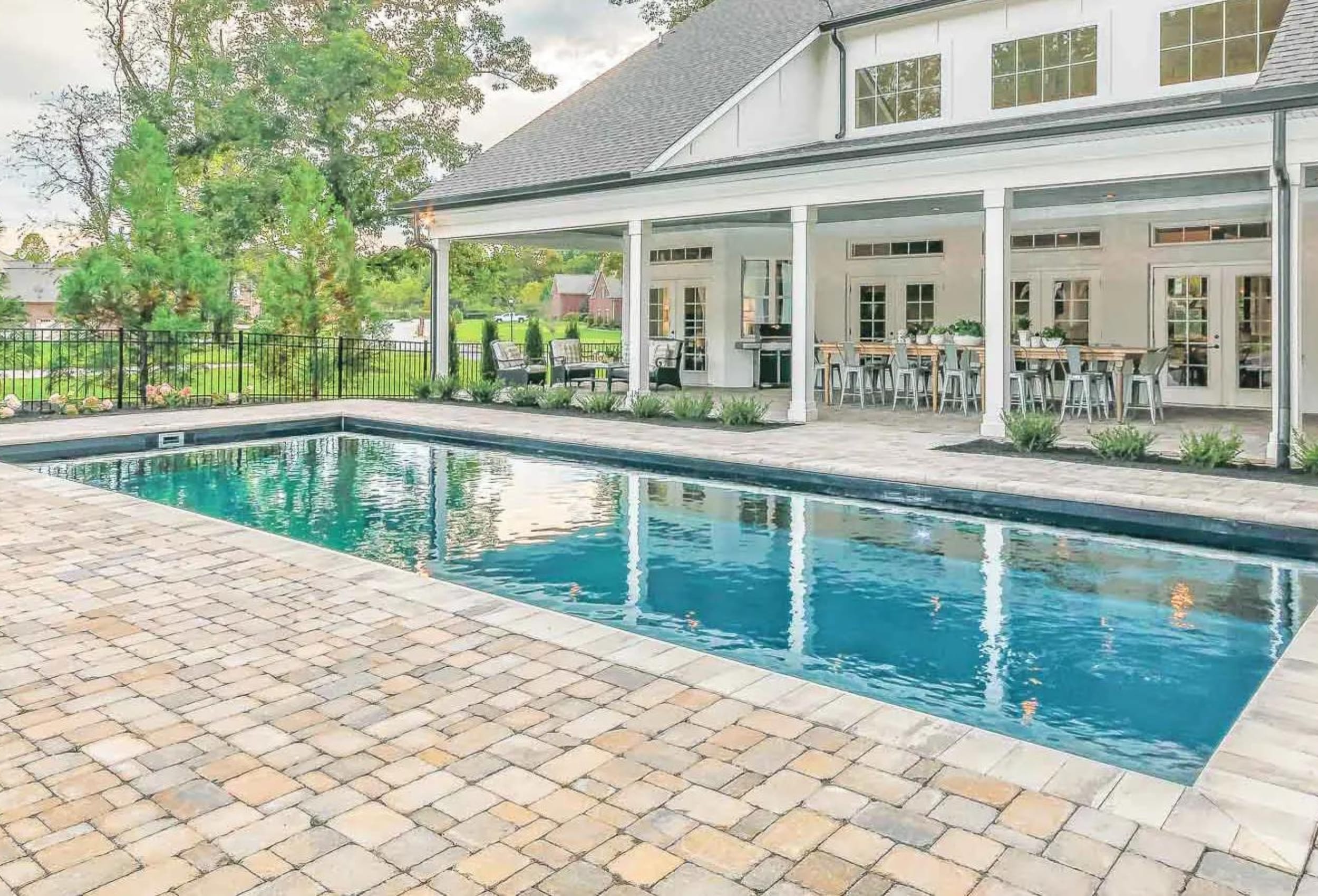 The Infinity™ – Johnson's Pools